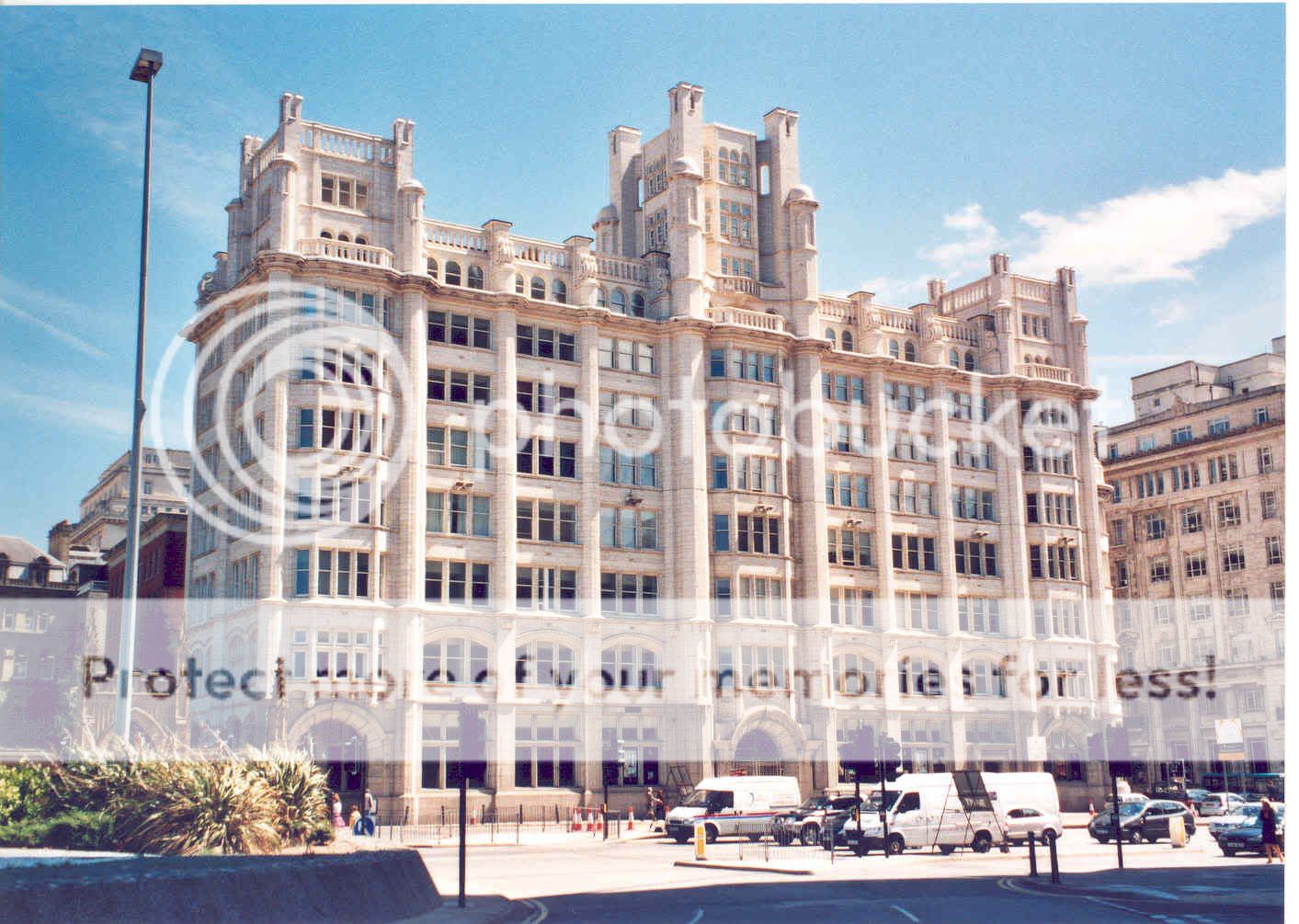 Photos from a Sunny day in Liverpool | SkyscraperCity Forum